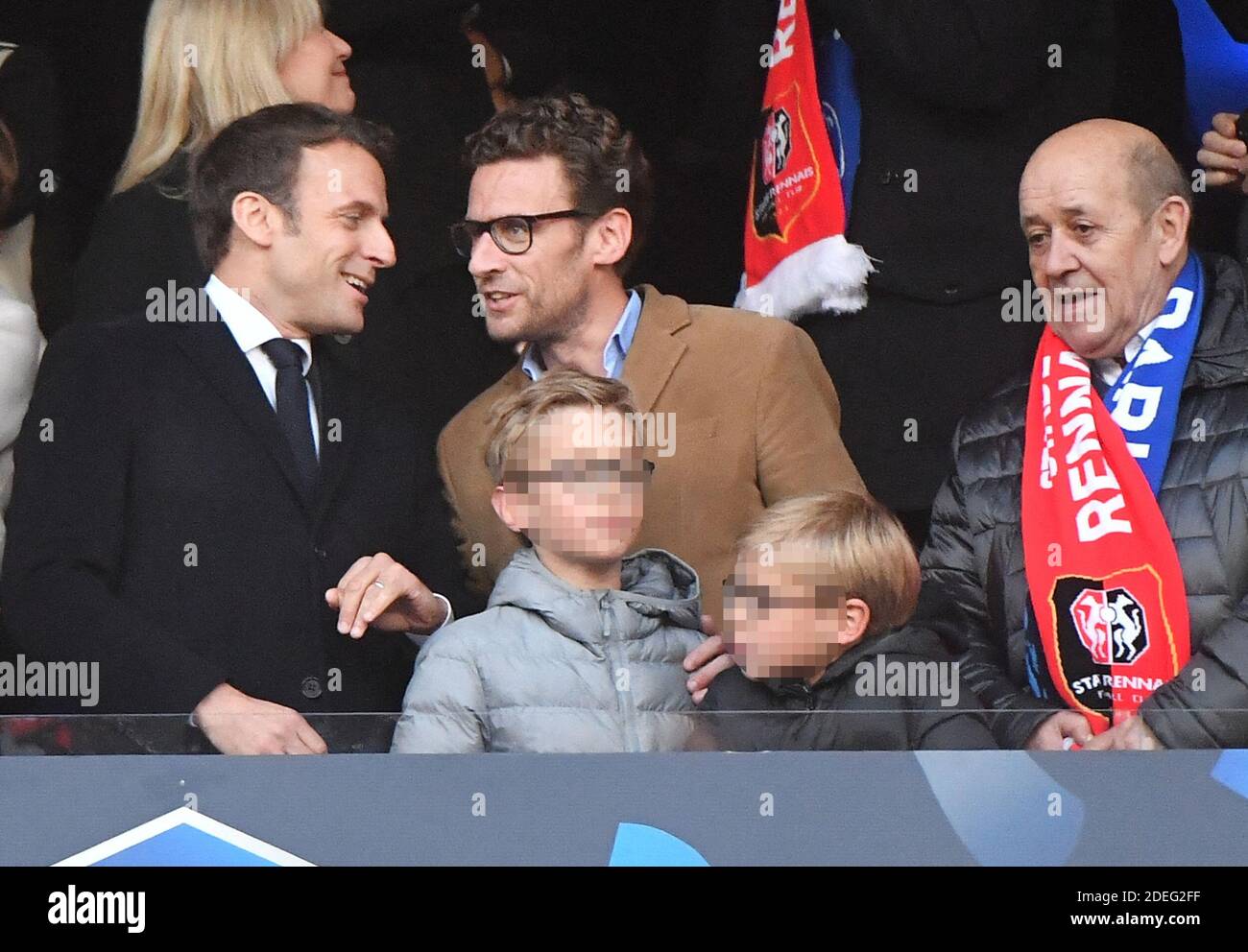 Le président français Emmanuel Macron et son frère Laurent Macron et ...