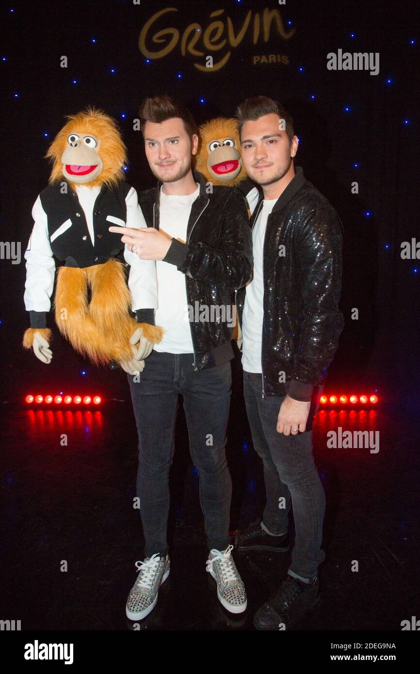 Le ventriloquiste Jeff Panacloc et la marionnette de son singe Jean-Marc dévoilent sa cire au ...