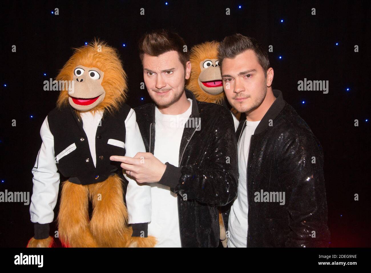 Le ventriloquiste Jeff Panacloc et la marionnette de son singe Jean-Marc dévoilent sa cire au ...