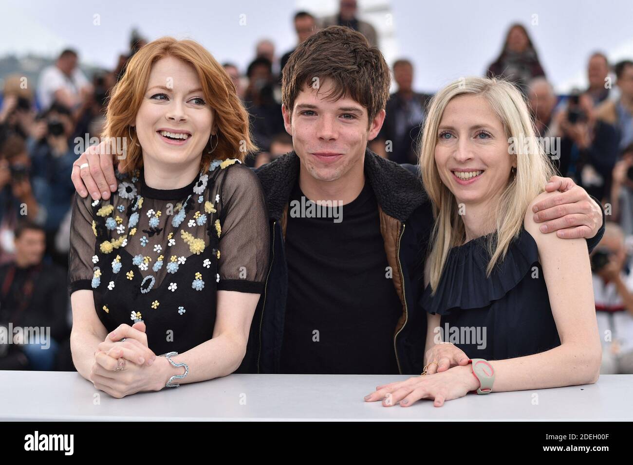 Jessica Hausner, Phenix Brossard et Emily Beecham assistent à la séance ...