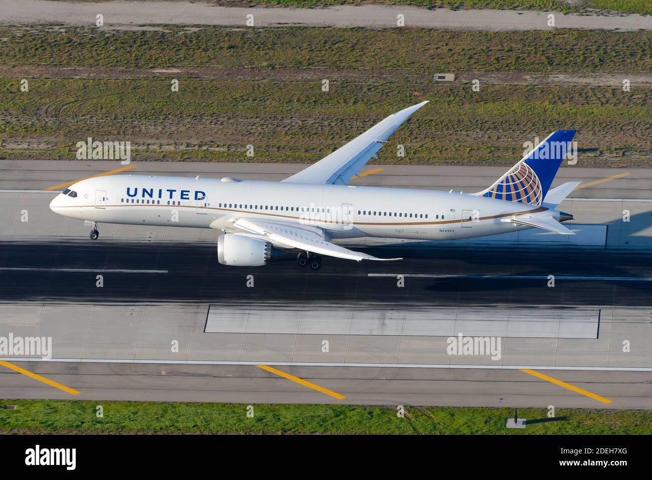 L'avion Dreamliner Boeing 787-9 de United Airlines en approche finale ...