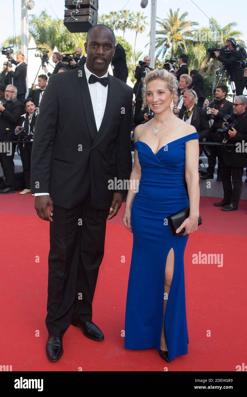 Pascal gentil et sa femme Heloise assistent au traître tapis rouge lors ...