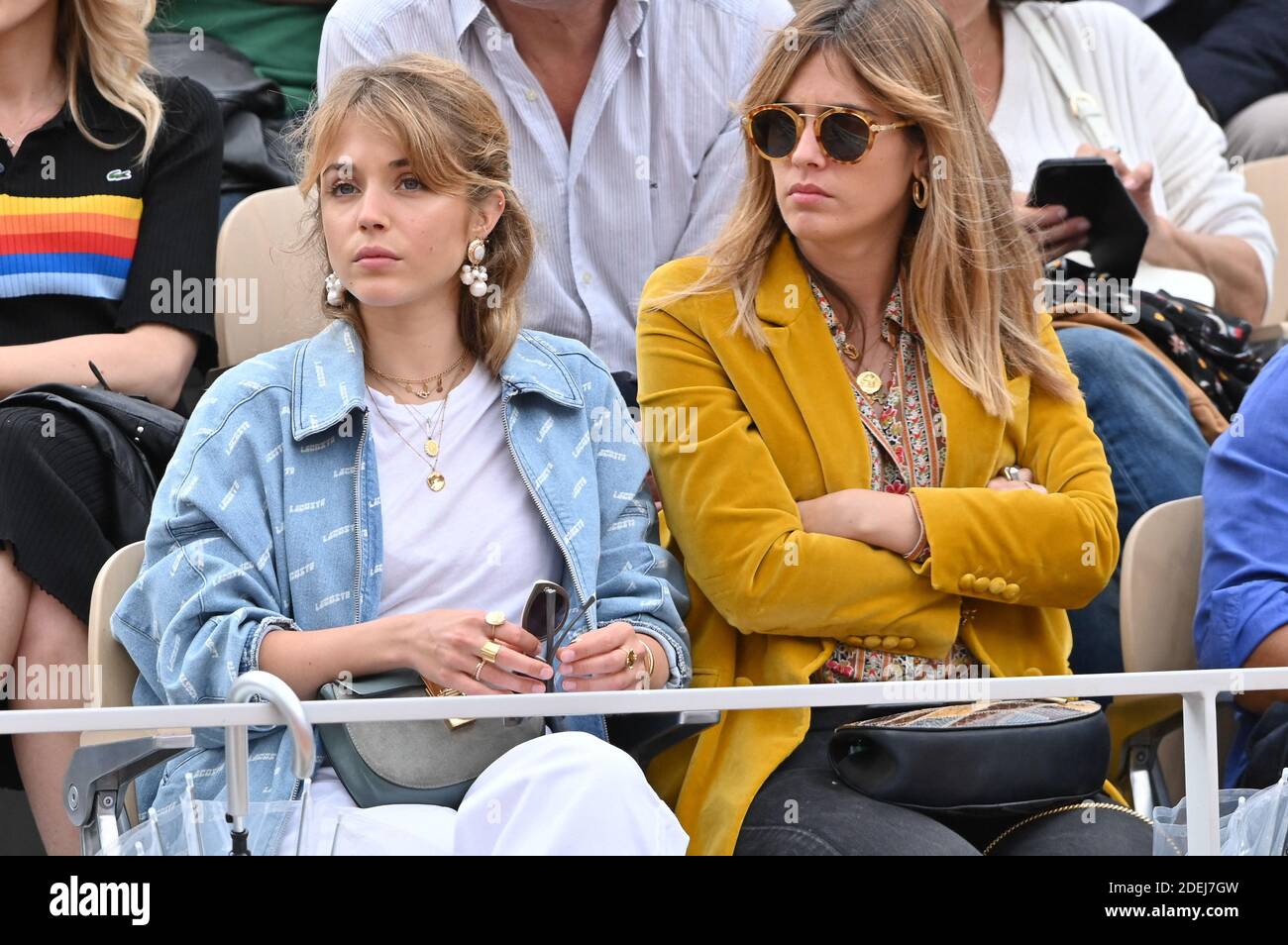 Alice Isaaz et sa sœur Laura Isaaz assistent à l'Open de tennis ...