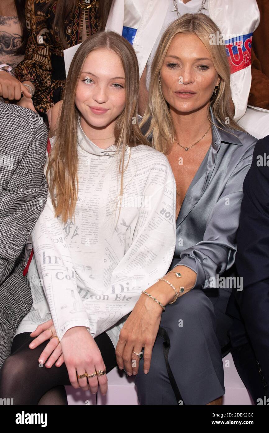Lila Grace Moss Hack et Kate Moss assistent au salon Christian Dior ...