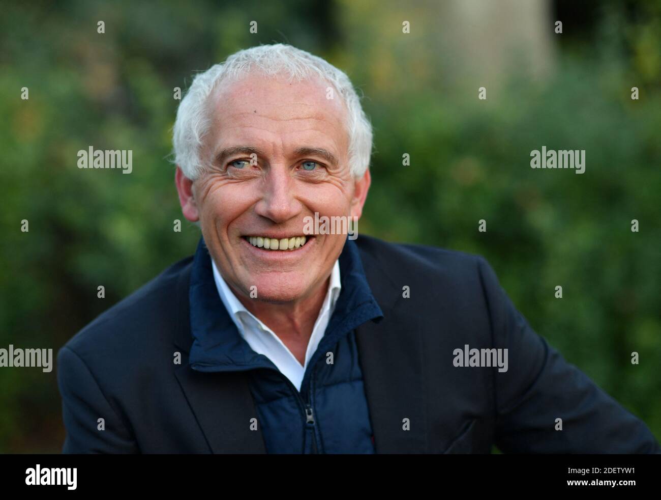 Exclusif - Portrait de Thierry Coste, lobbyiste à son bureau de Paris ...