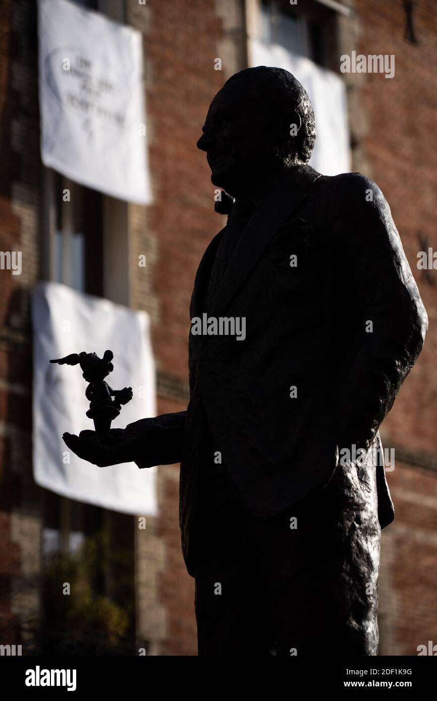 La statue de René Goscinny à Paris, France, le 23 janvier 2020. Photo ...