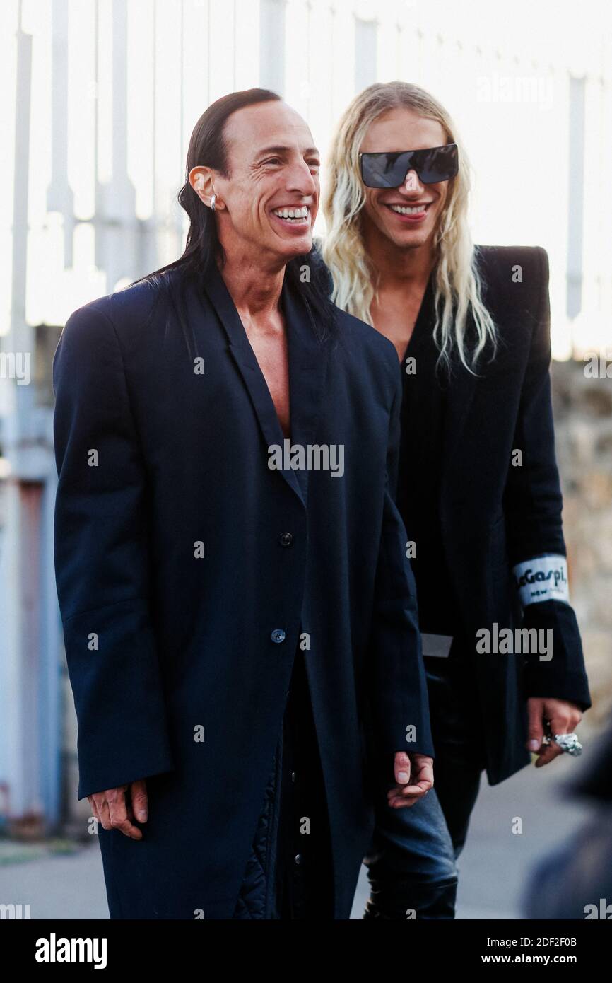 Street style, Rick Owens et Tyrone Dylan Susman arrivent à Loewe ...