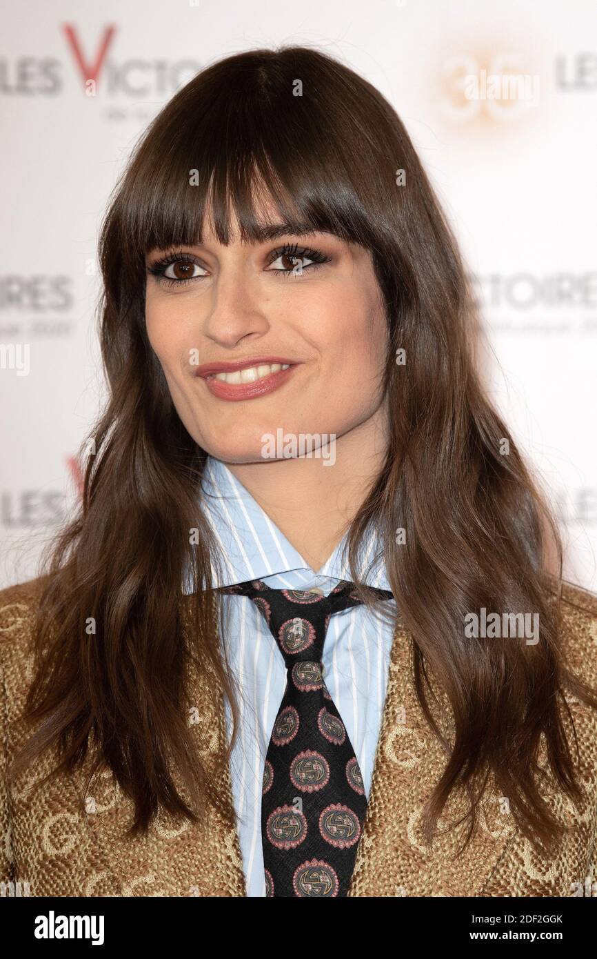 Clara Luciani participe aux 35e Victoires de la musique Photocall à la ...