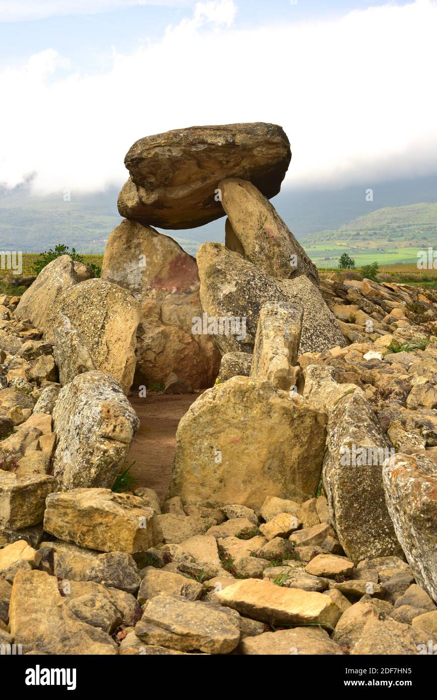 Dolmen Chabola De La Hechicera Elvillar Banque d'image et photos - Alamy