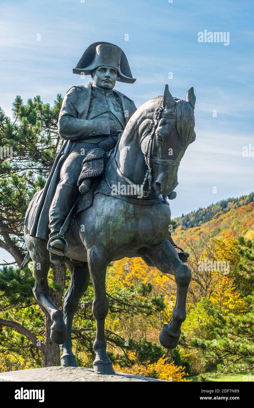 Equestrian statue of napoleon Banque de photographies et d’images à ...