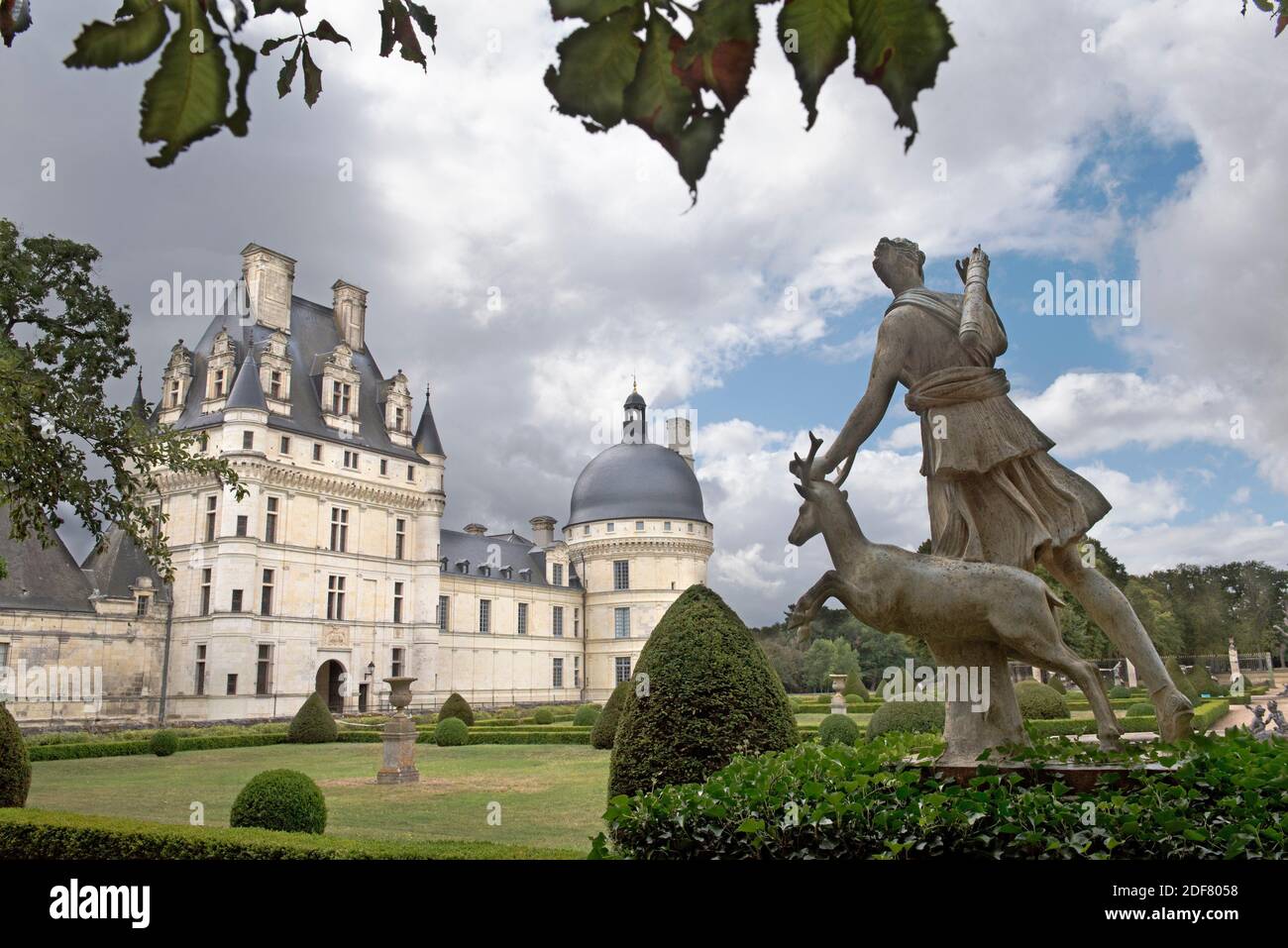 Statue de Diane Chasseresse (copie d'Artemis, déesse de la chasse ...