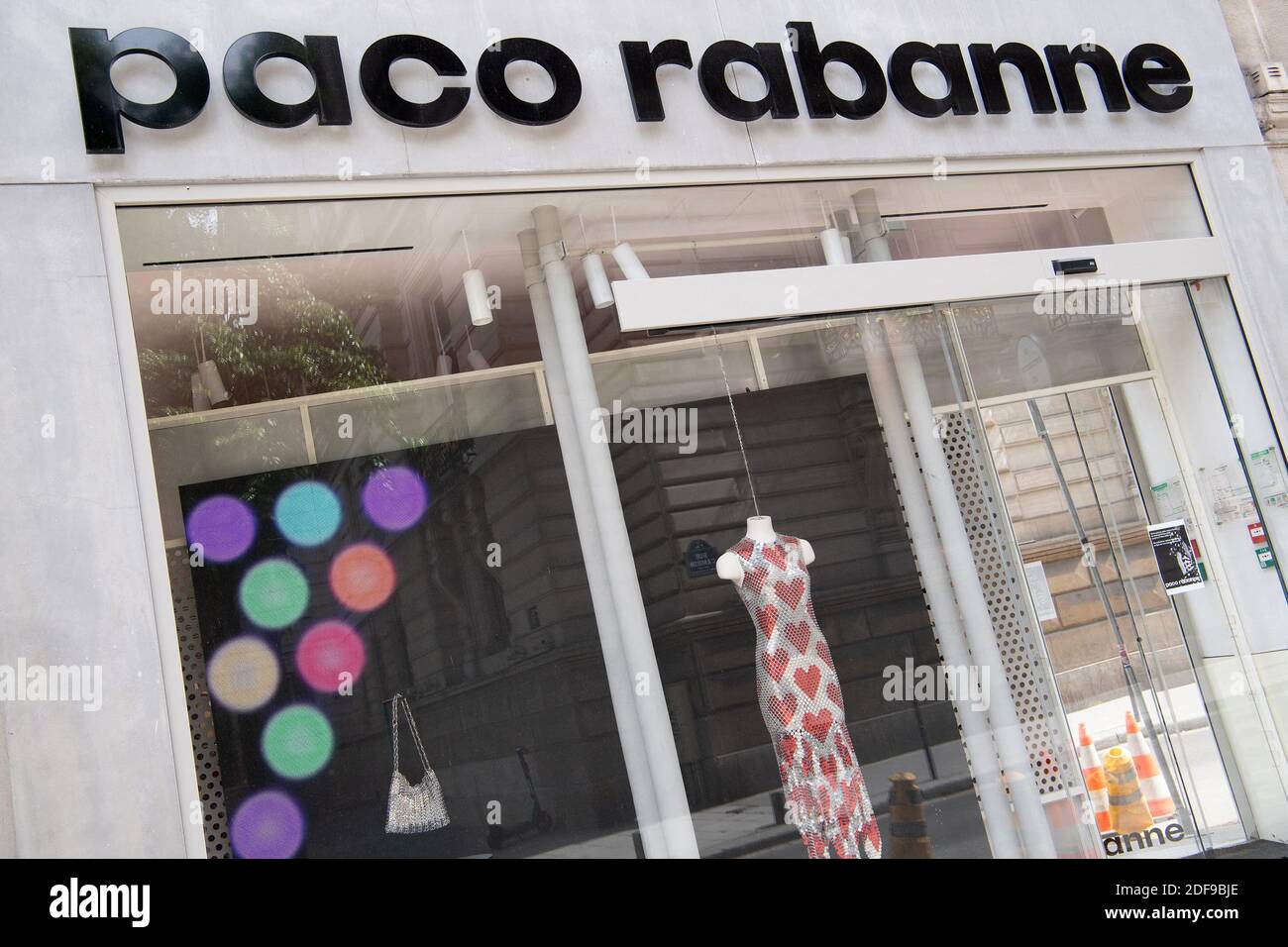 Logo paco rabanne Banque de photographies et d’images à haute ...