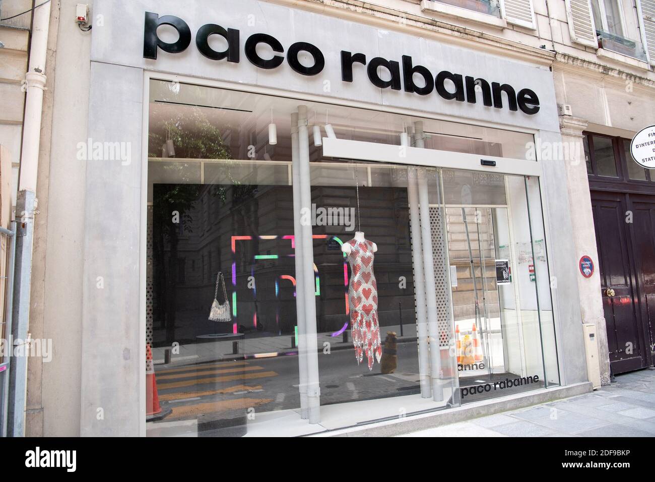 Logo paco rabanne Banque de photographies et d’images à haute ...