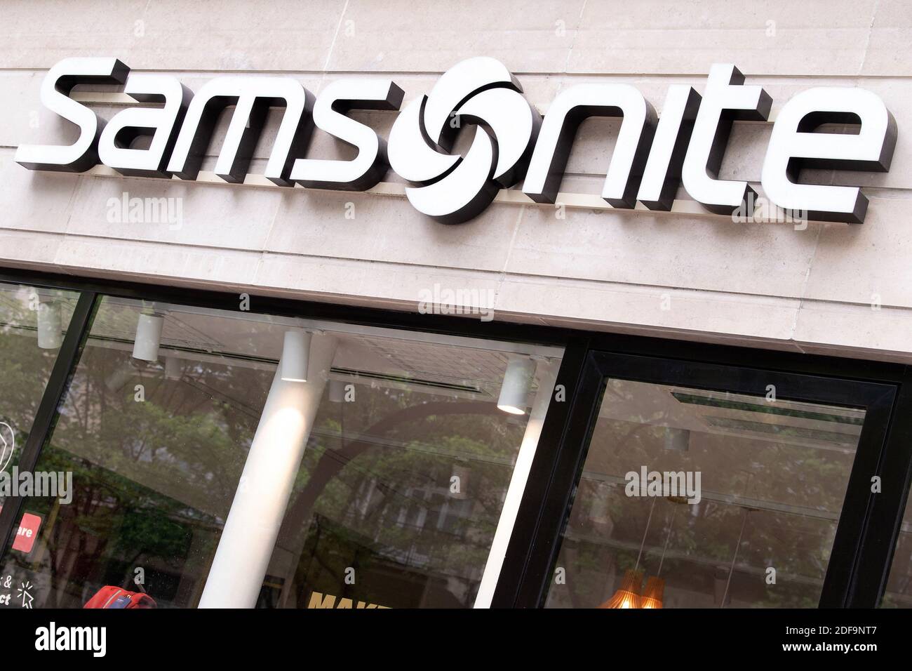 Samsonite logo Banque de photographies et d’images à haute résolution ...