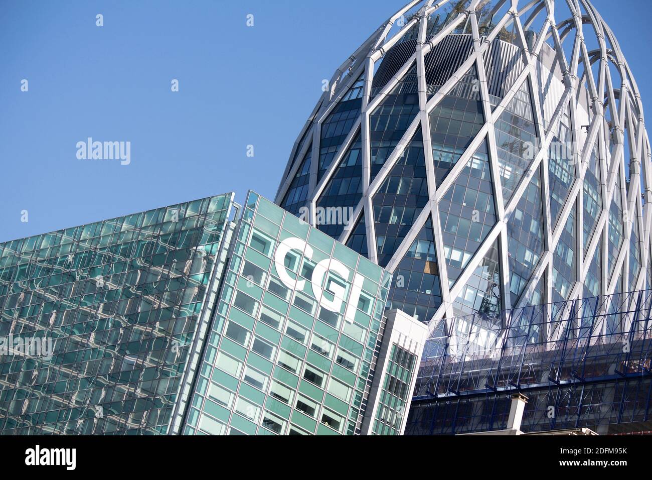 Une vue d'ensemble de l'immeuble CGI dans le quartier d'affaires de la ...