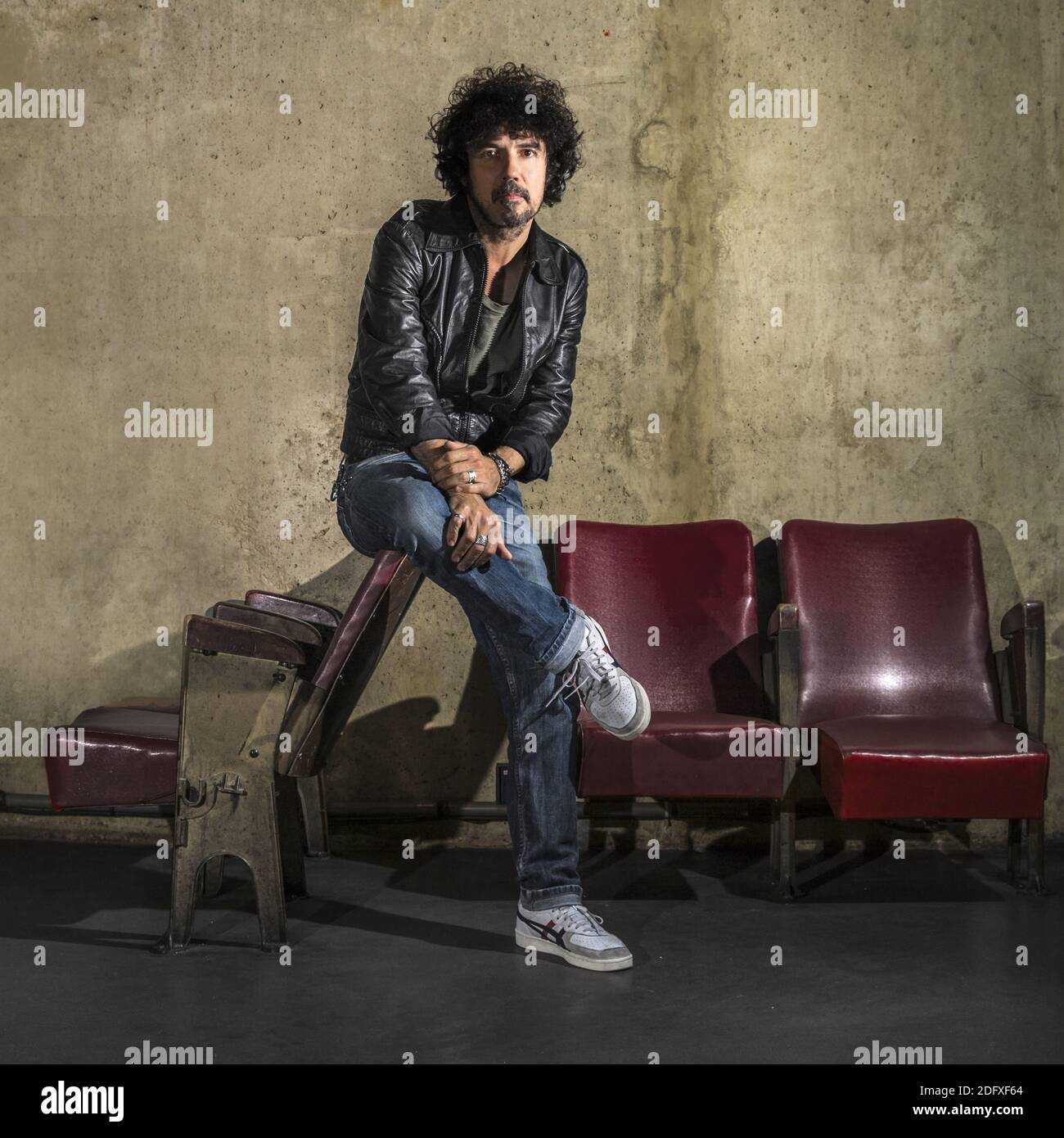 Le musicien Yarol Poupaud, guitariste de feu Johnny Hallyday, pose une ...