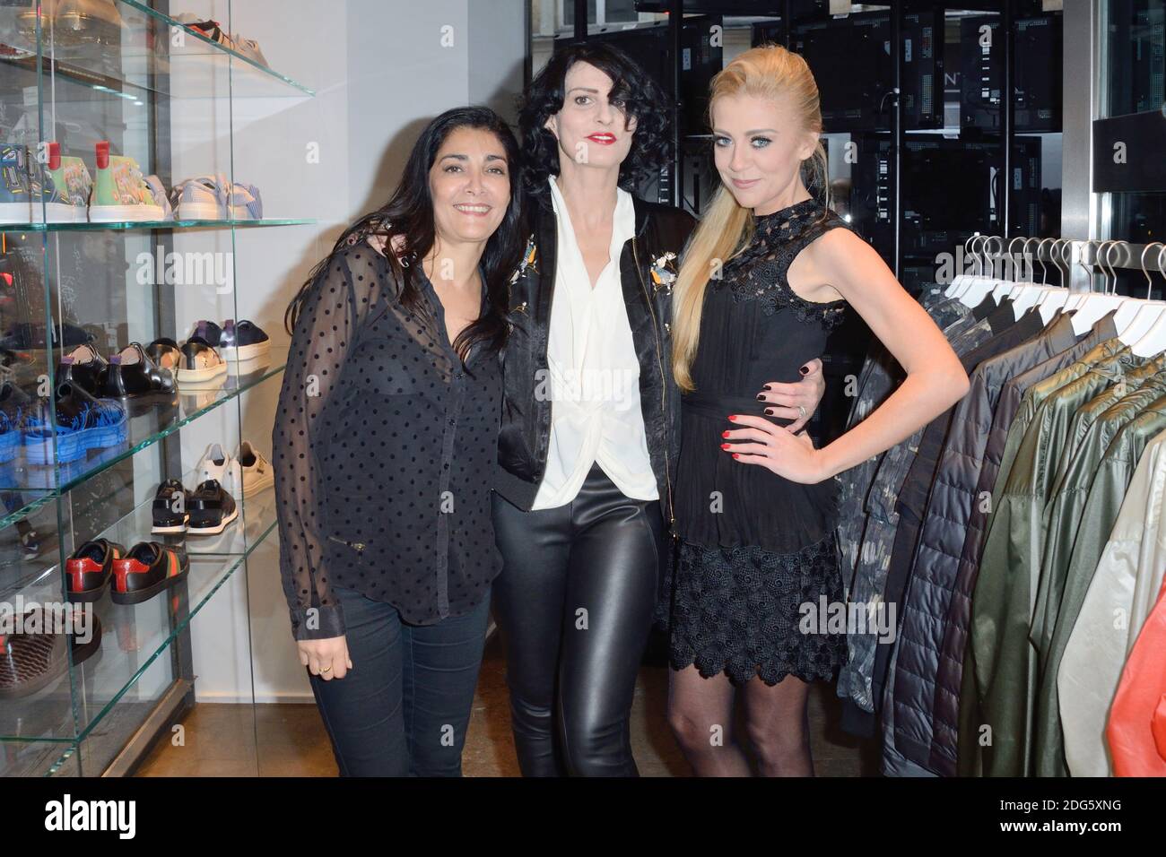 Fatima Adoum, Sylvie Ortega et Julia Battaia assistent au progrès et ...