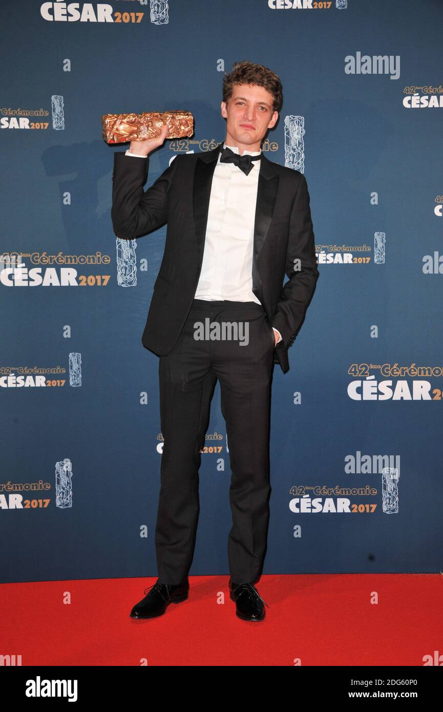 Niels Schneider lors de la 42e édition annuelle des Cesar Cinema Awards ...