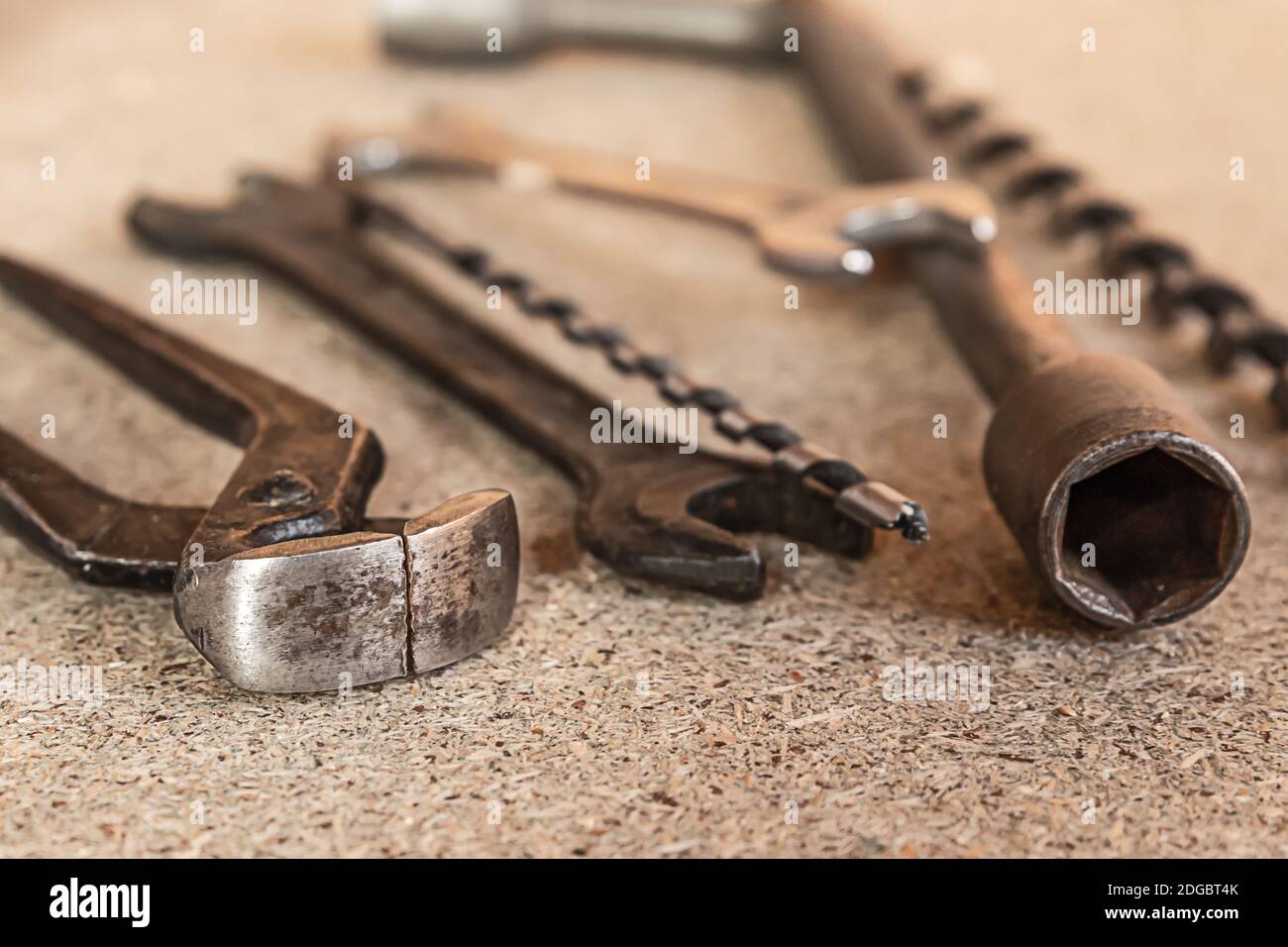 Outils en fer Banque de photographies et d’images à haute résolution ...