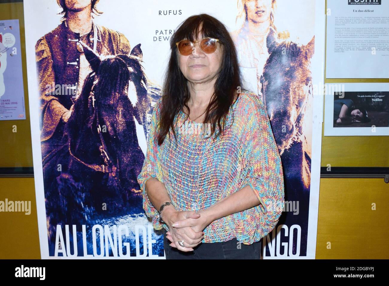 La realizatrice Sotha assiste a la projection du film au long de ...