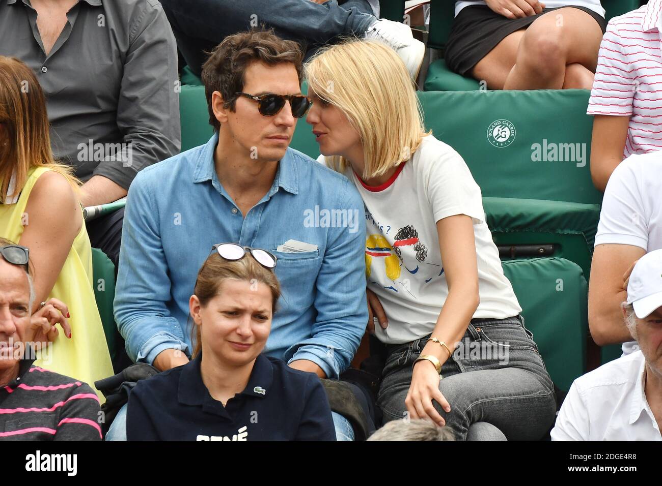 L'actrice Laurence Arne et son petit ami assistent à l'Open de tennis ...