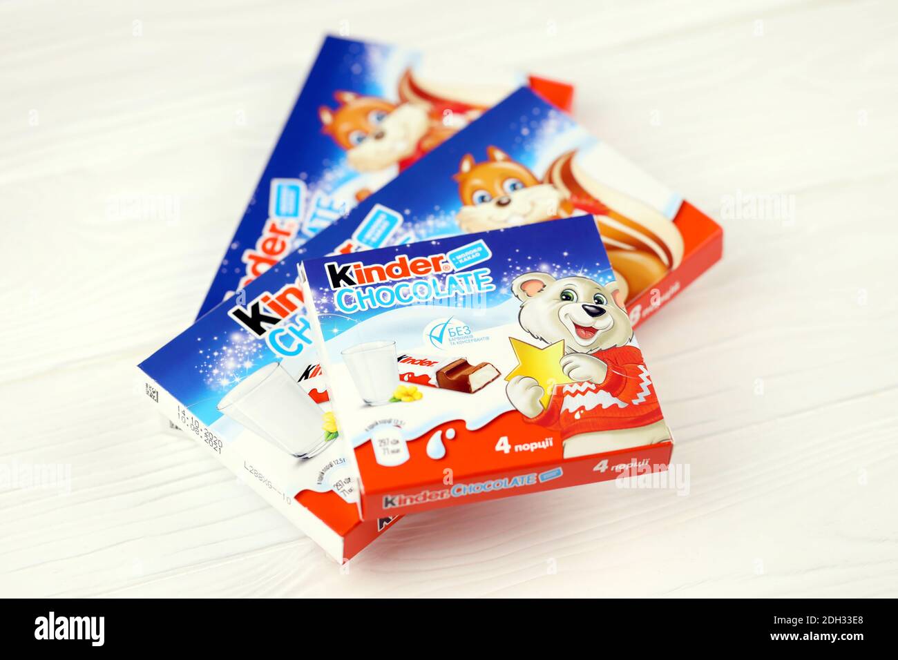 Kinder chocolat petites barres Banque de photographies et d’images à ...