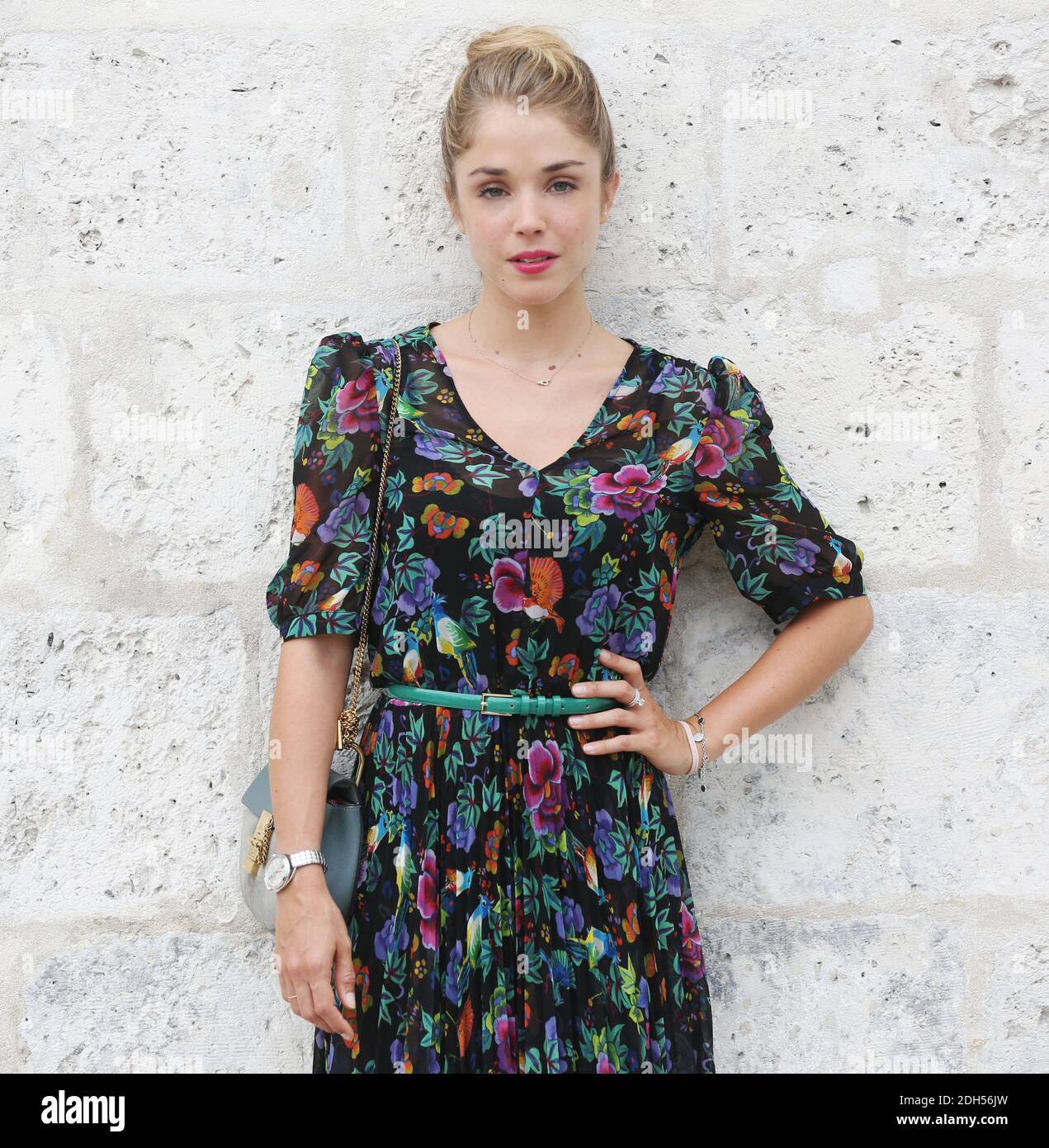 Alice isaaz Banque de photographies et d’images à haute résolution - Alamy