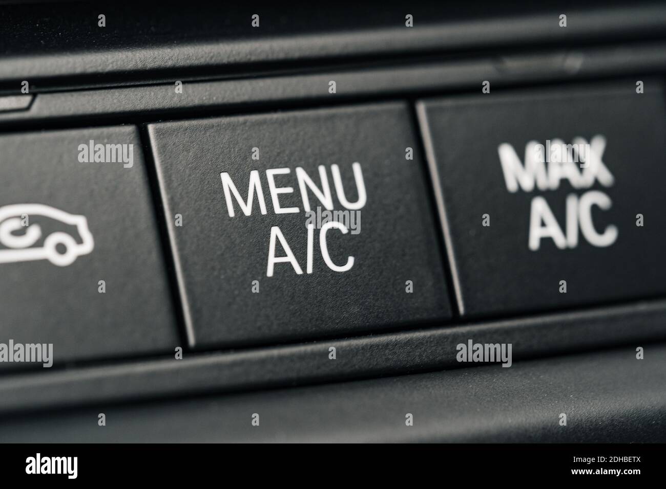 Panneau des boutons de la voiture sur le tableau de bord Photo Stock ...