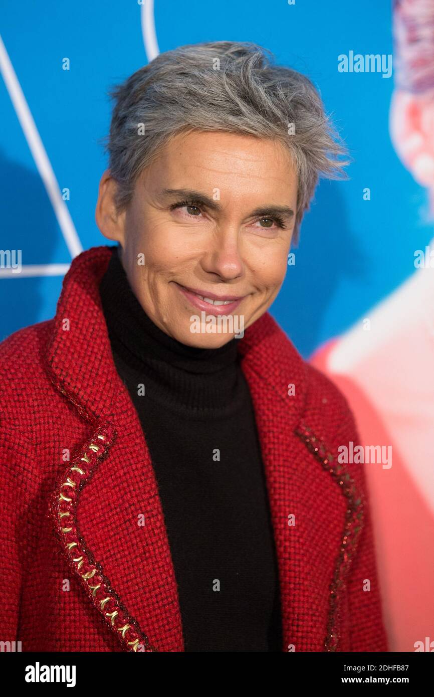 La journaliste Elisabeth Quin participe à la première du documentaire ...