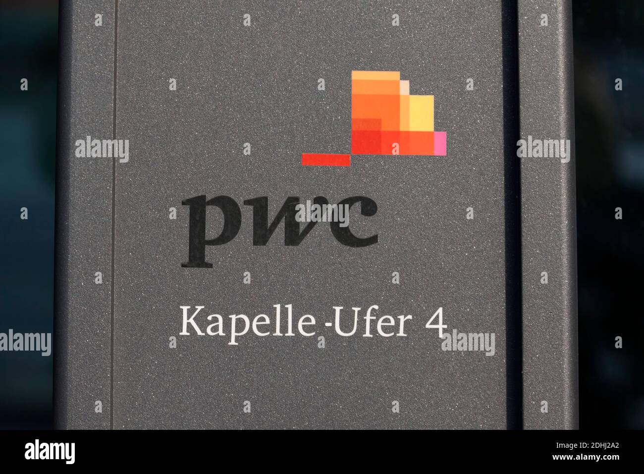 Pwc logo Banque de photographies et d’images à haute résolution - Alamy