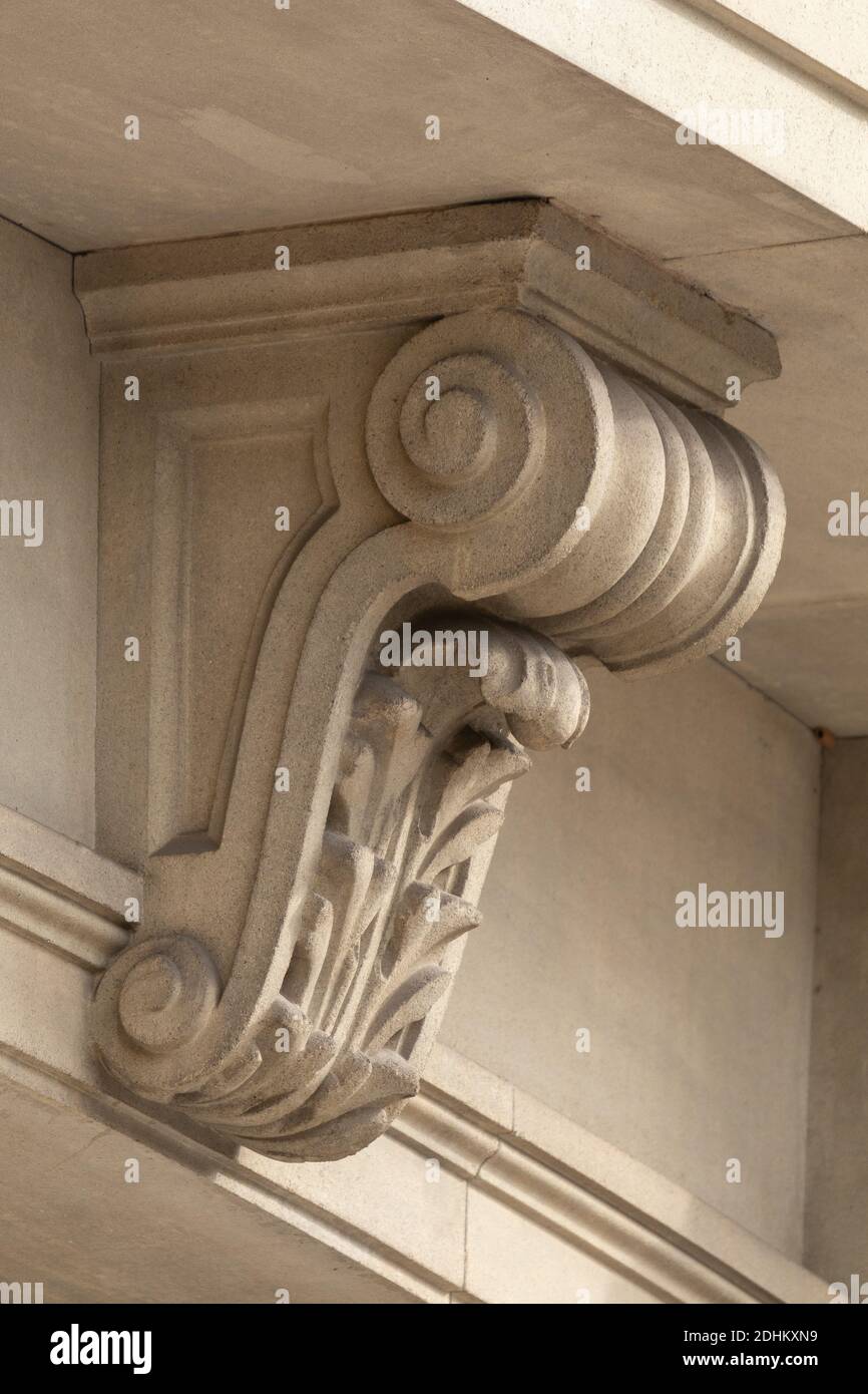 Éléments de décorations architecturales de bâtiments, une poutre sous ...