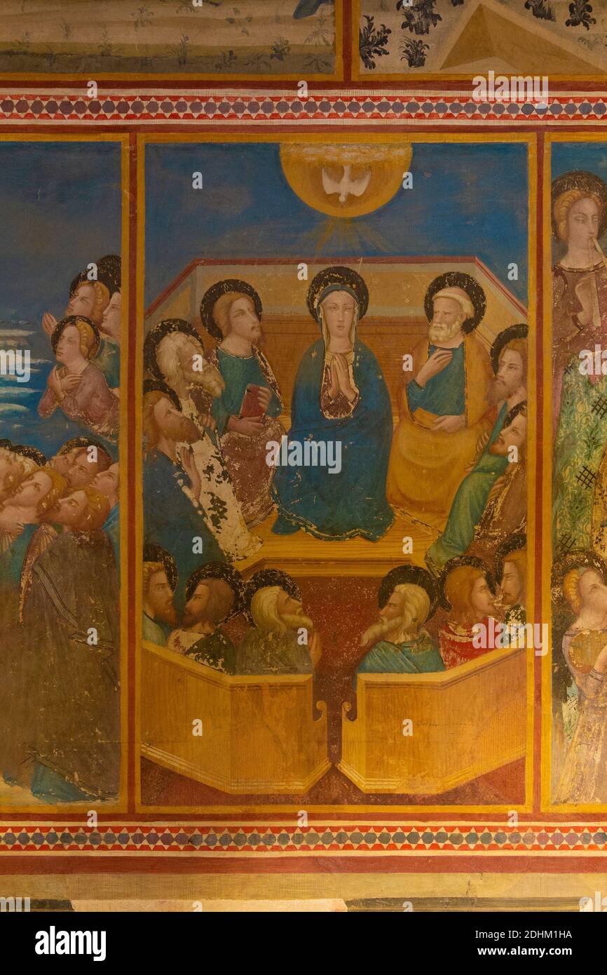 Éléments de décorations architecturales de bâtiments, stuc de gypse ...