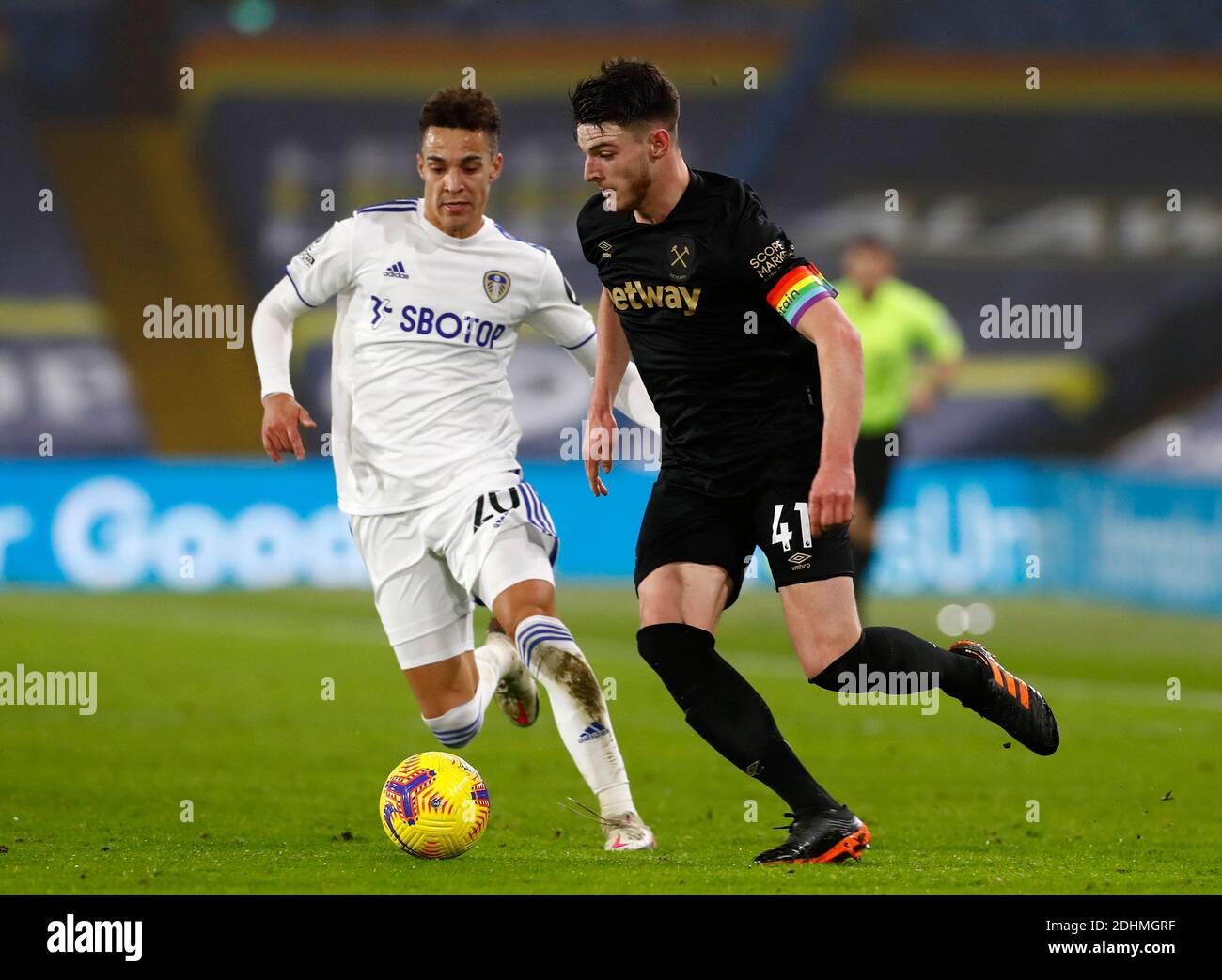 Rodrigo (à gauche) de Leeds United et Declan Rice de West Ham United se ...