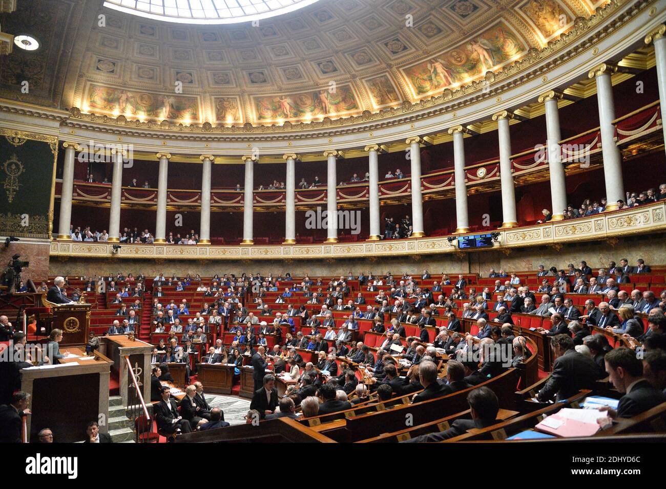 Paris hemicycle in the palais bourbon Banque de photographies et d’images à haute résolution - Alamy