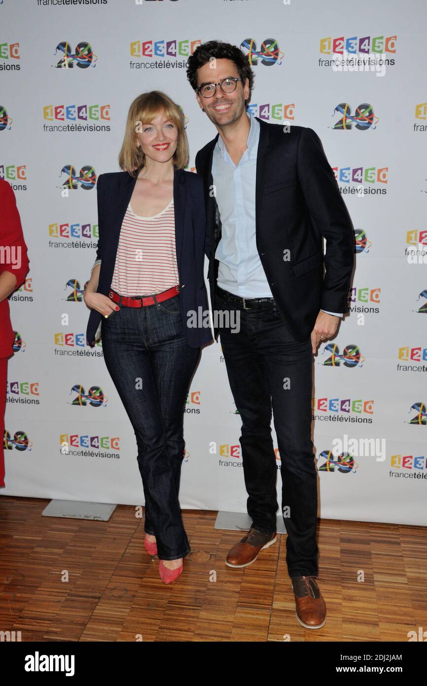 Thomas Isle, Maya Lauque participant à la conférence de presse de ...