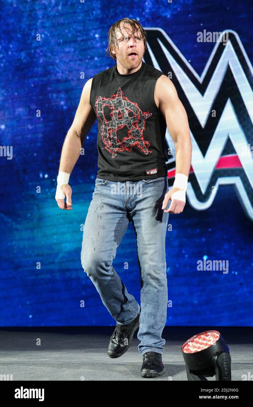 JONATHAN GOOD COMME DEAN AMBROSE - CAPTURE - WWE LIVE PARIS A l'ACCOR ...