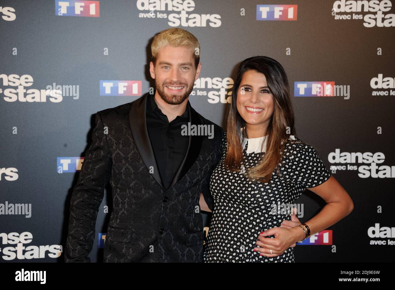 Karine Ferri et Yann-Alrick Morreuil posent au photocall danse avec les ...