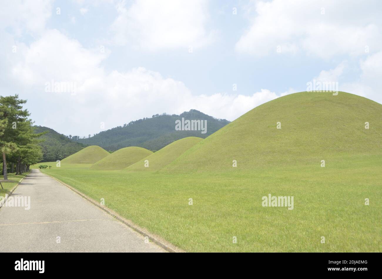 Tombe royale du roi taejong muyeol kim chun chu Banque de photographies ...
