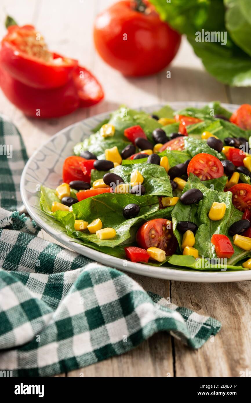 Salade mexicaine Banque de photographies et d’images à haute résolution ...