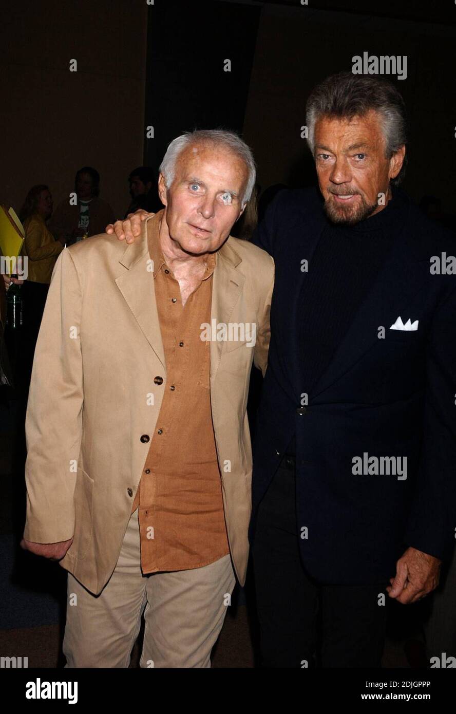 L'acteur Robert Conrad et Stephen J. Cannell assistent à une soirée ...