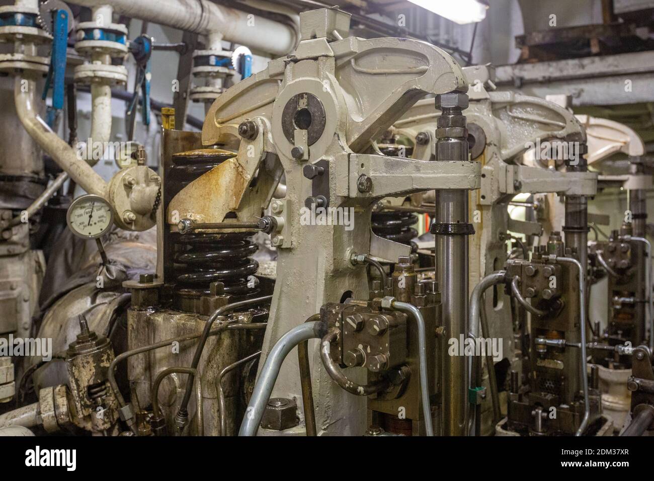 Engine room cargo ship engine Banque de photographies et d’images à ...