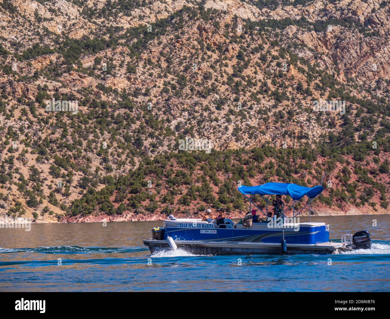 Bateau à ponton, réservoir de Flaming gorge, terrain de loisirs ...