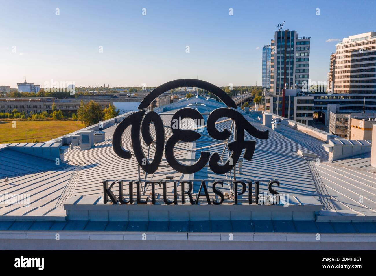 Une vue aérienne de Riga au-dessus du nouveau quartier de Jauna Teika ...