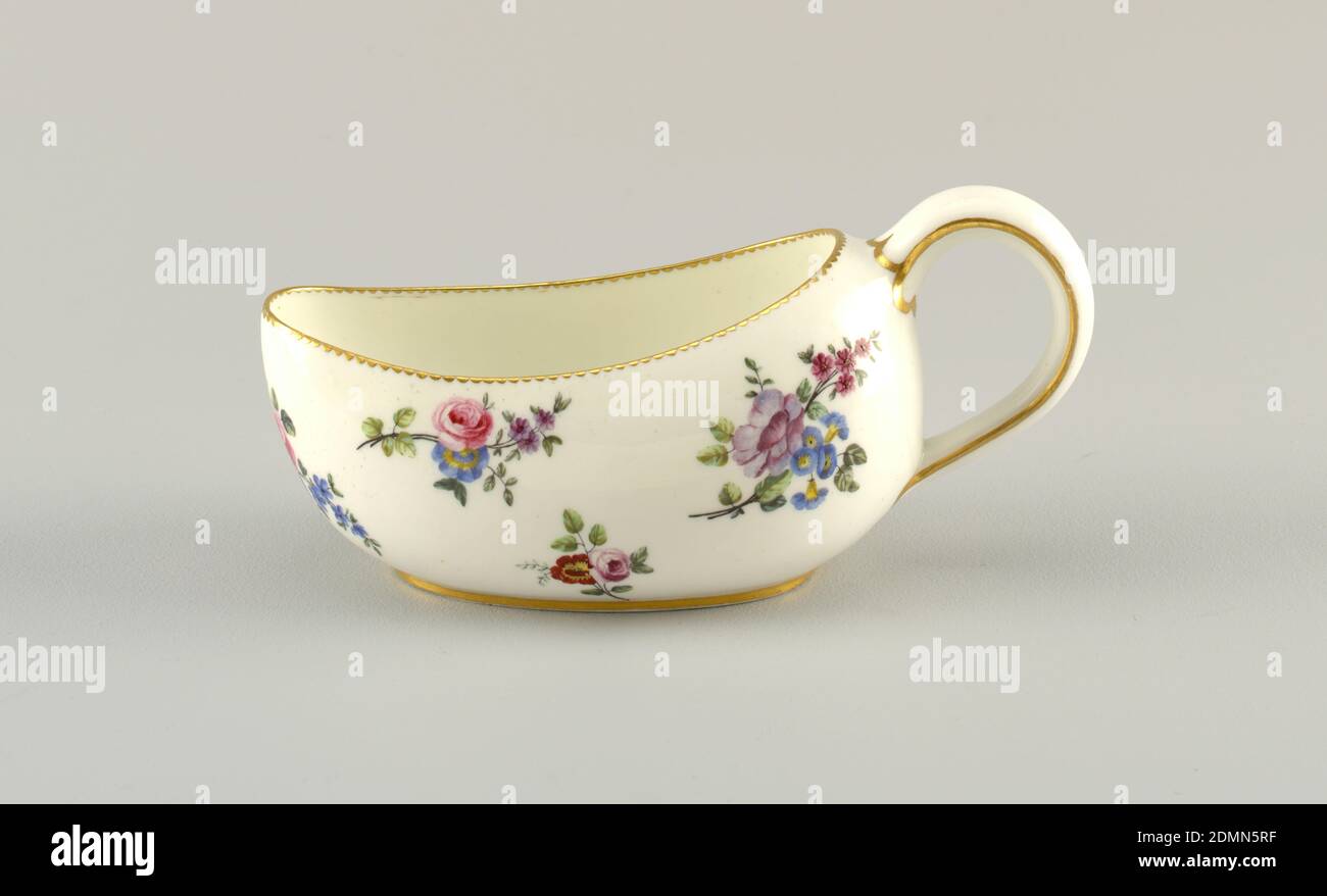 Bourdalou, porcelaine tendre, émail vitreux, or, corps ovale avec ...