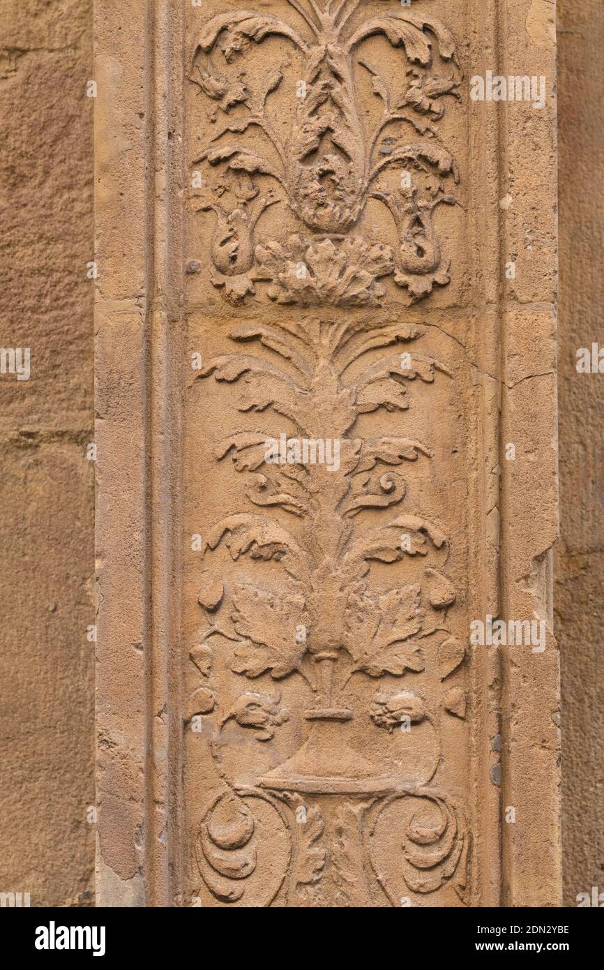 Éléments de décorations architecturales de bâtiments, moulures en ...