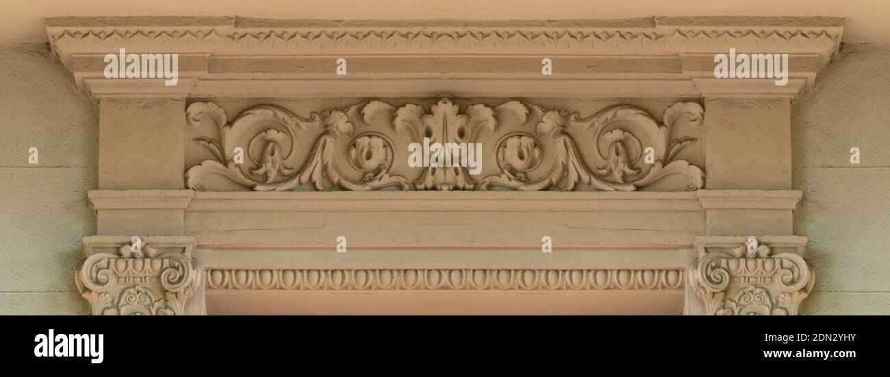 Éléments de décorations architecturales de bâtiments, moulures en ...