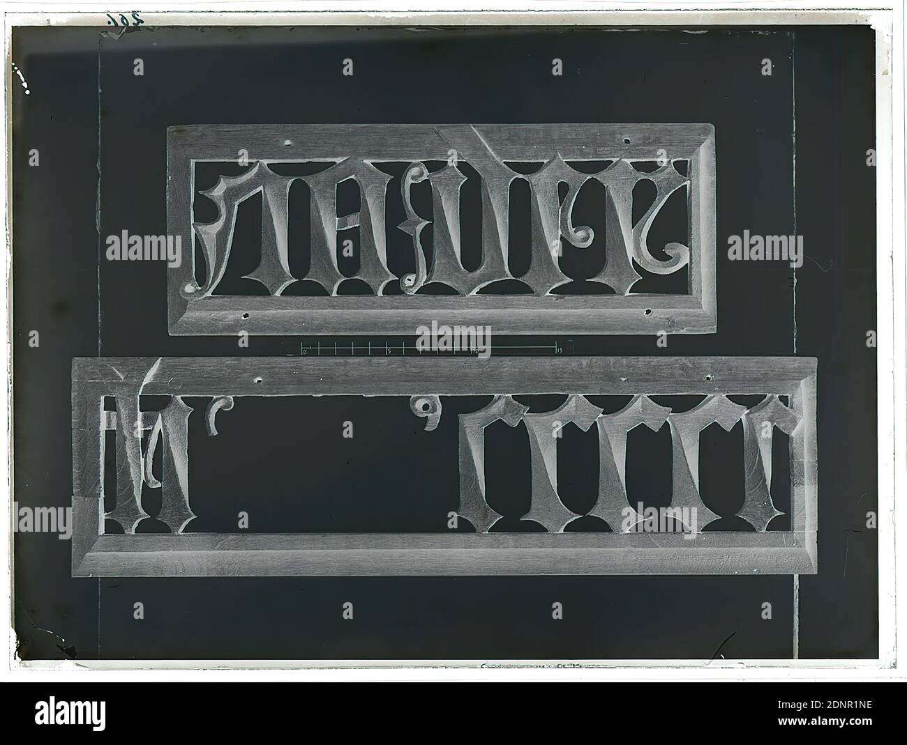 Frise D'inscription Gothique Banque d'image et photos - Alamy