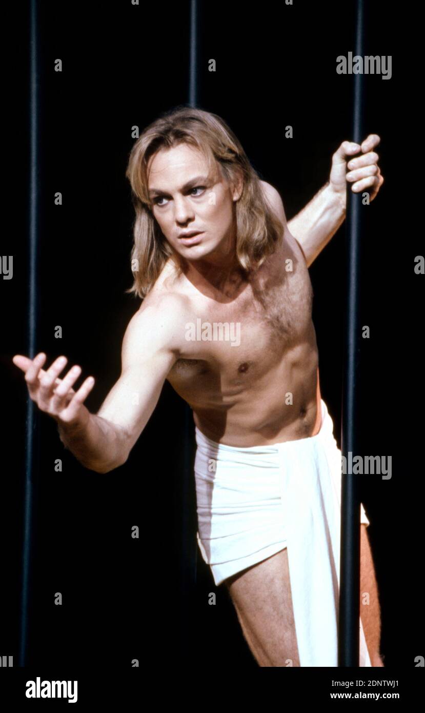 Jason Donovan (Joseph) dans JOSEPH ET THE AMAZING TECHNICOLOR DREAMCOAT ...
