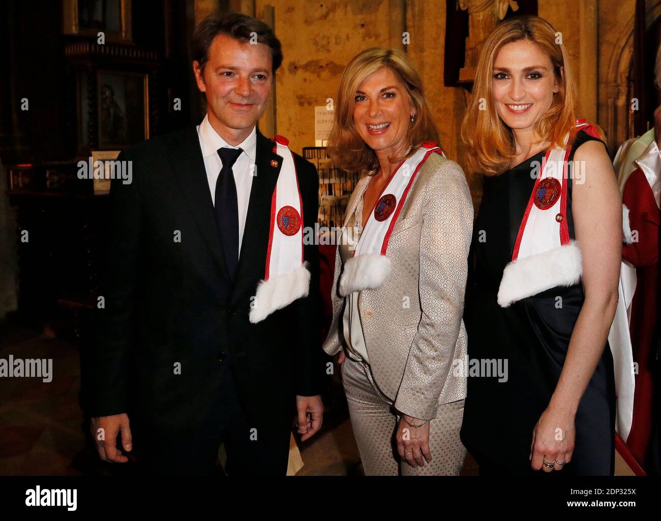L'actrice et productrice française Julie Gayet, ici avec Michele ...