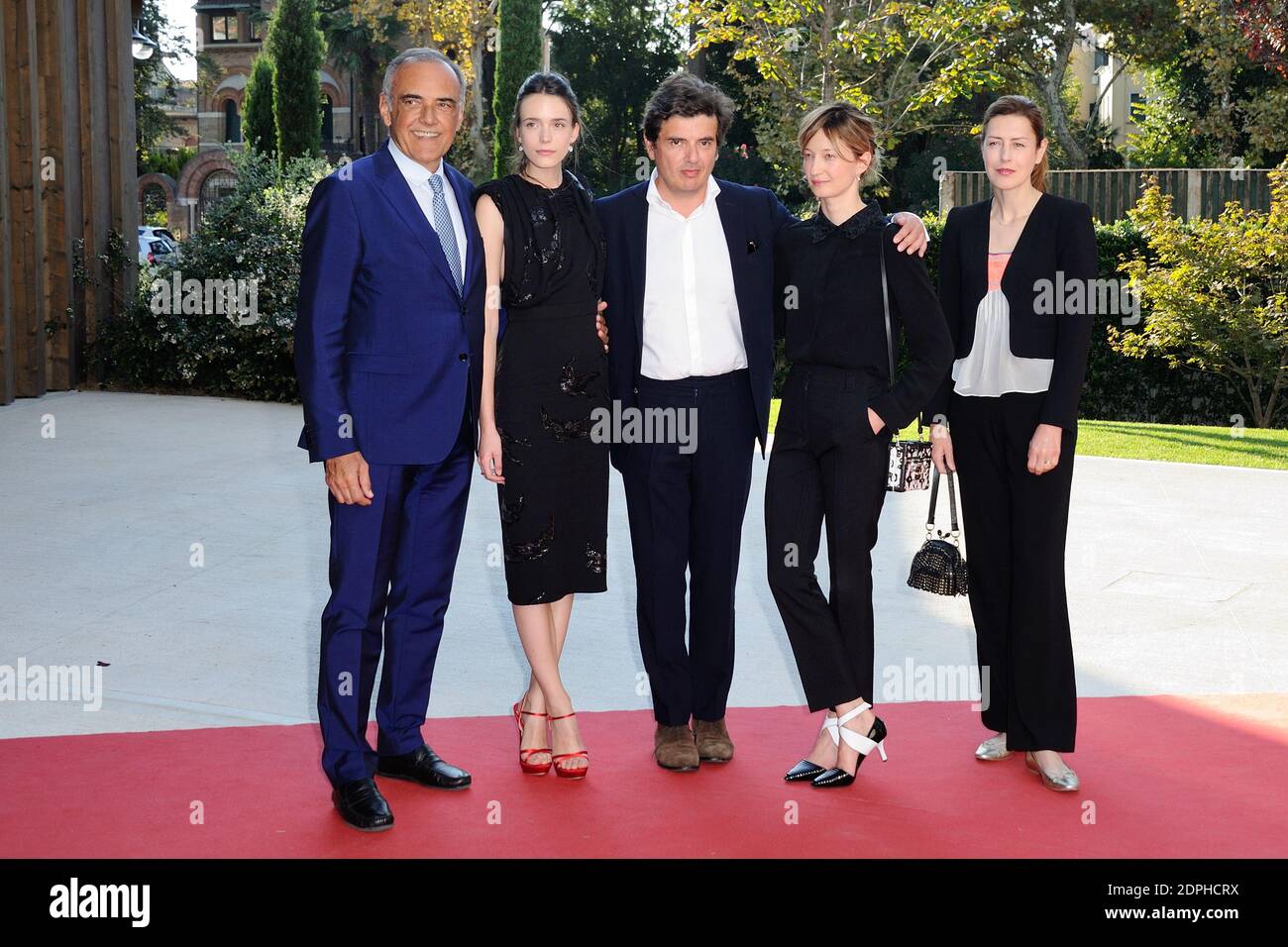 Nicolas saada and stacy martin Banque de photographies et d’images à ...